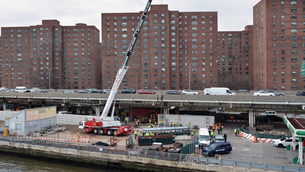 NYC installs 16-ton moveable flood gate | Stormwater Solutions