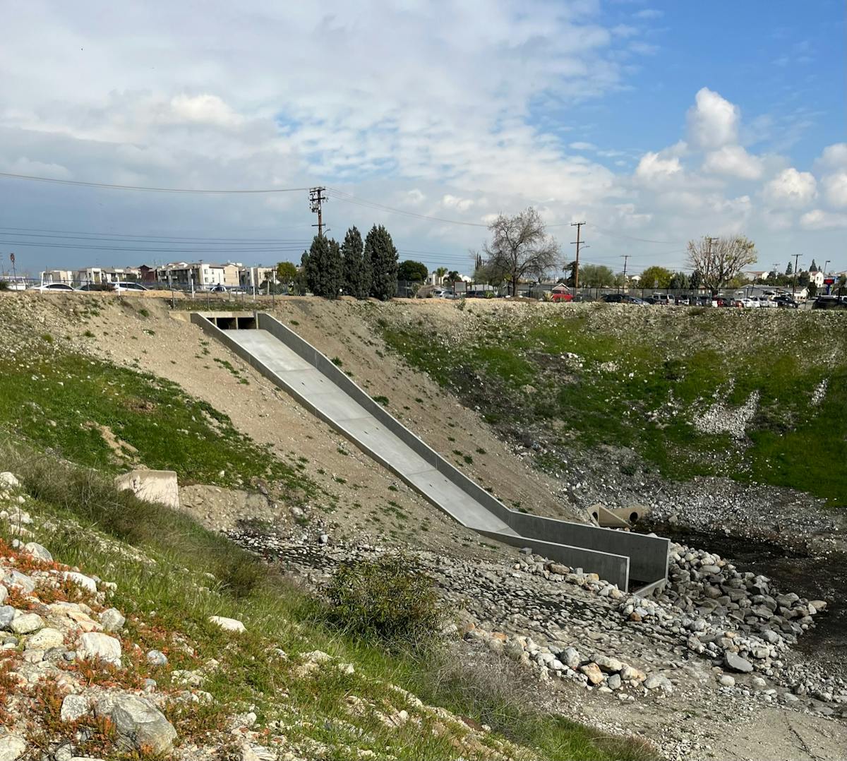 Chino Basin cuts ribbon on new concrete spillway | Stormwater Solutions